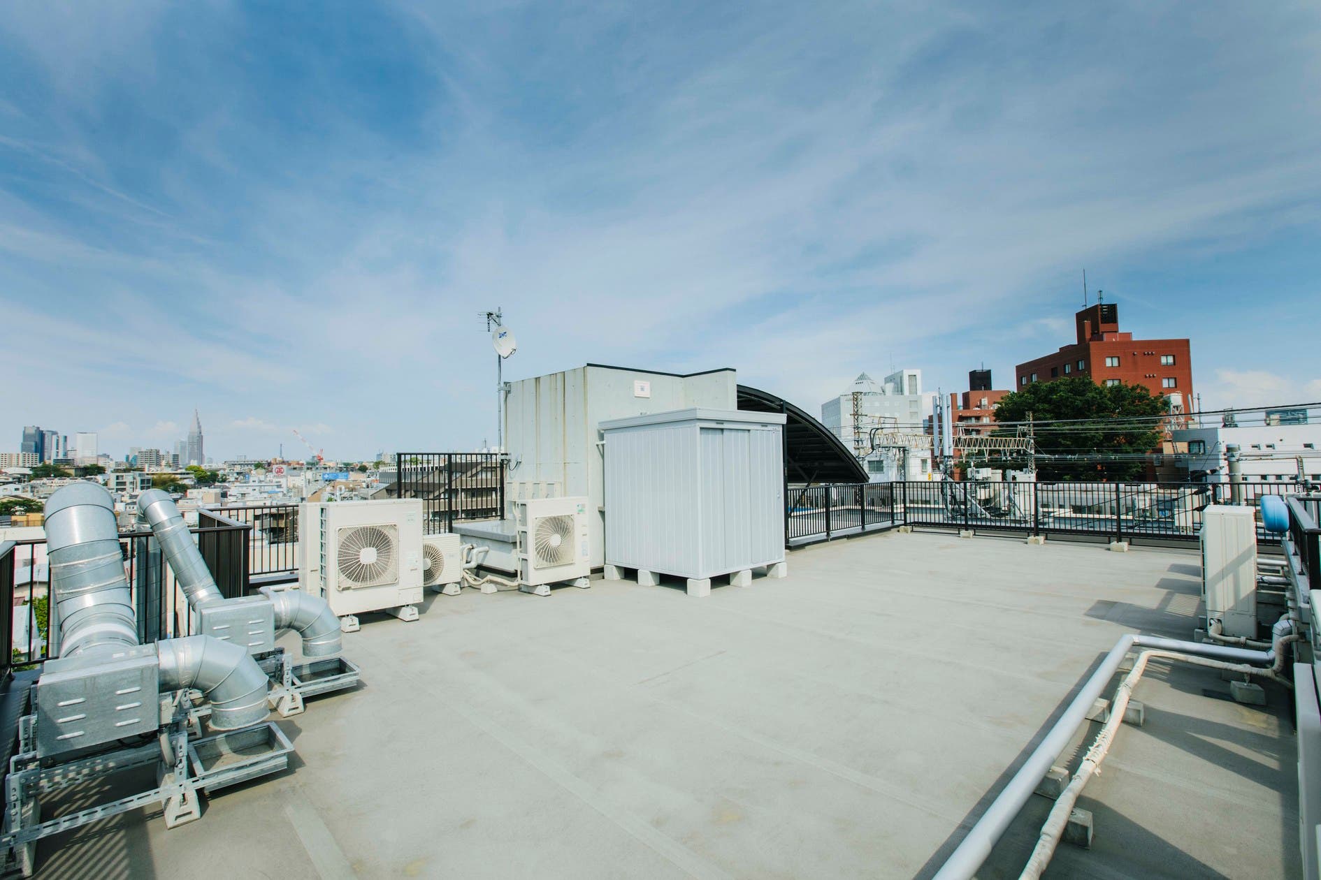 【代々木上原駅徒歩3分】1日中自然光の入る白とグレーのシンプルなスタジオの写真18