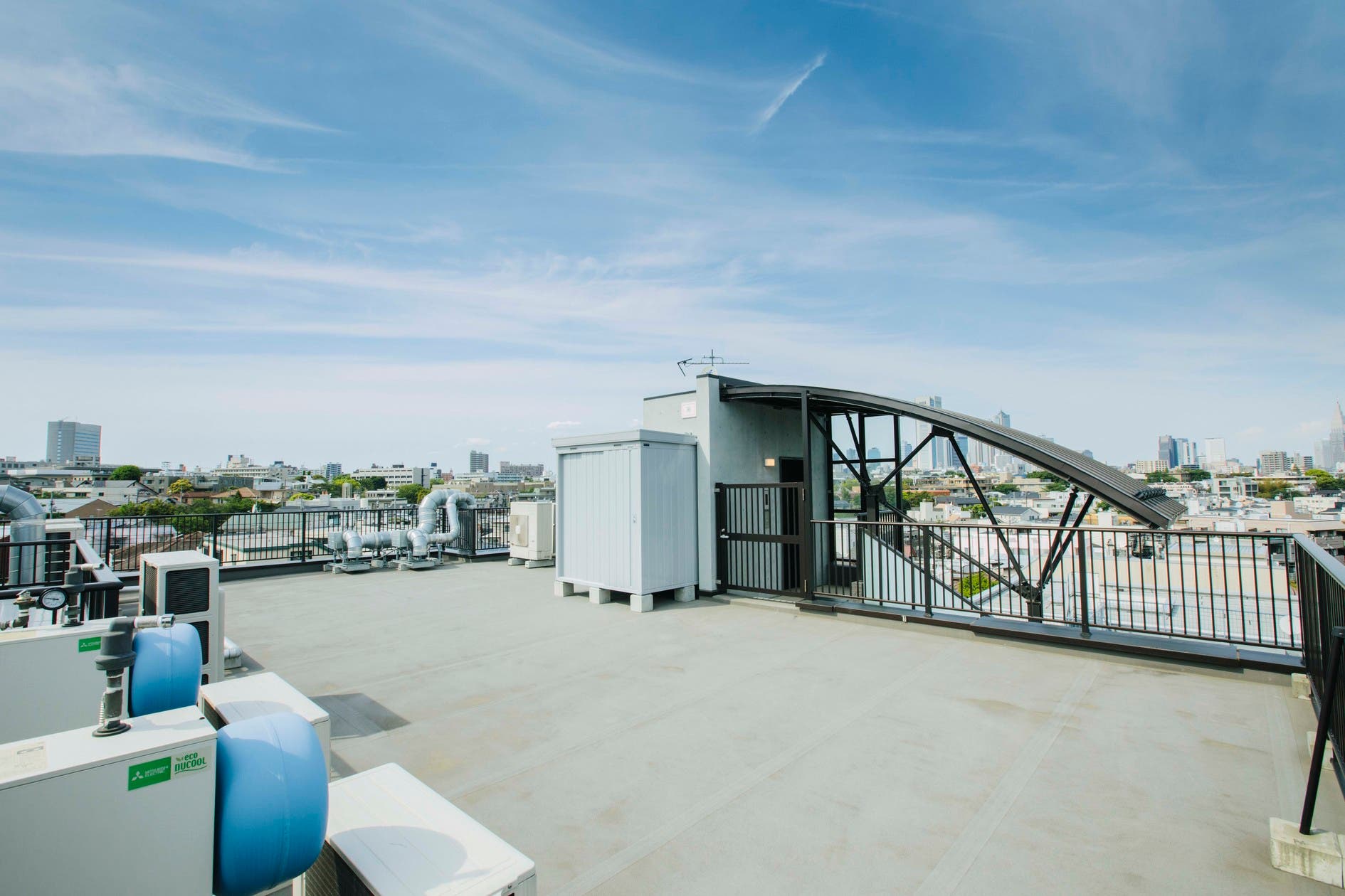 【代々木上原駅徒歩3分】1日中自然光の入る白とグレーのシンプルなスタジオの写真17