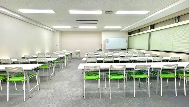 【仙台駅から徒歩4分】仙台あおば通店 5階会議室【マイク・プロジェクター・モニターなど設備豊富、カフェコーナー有】の写真1