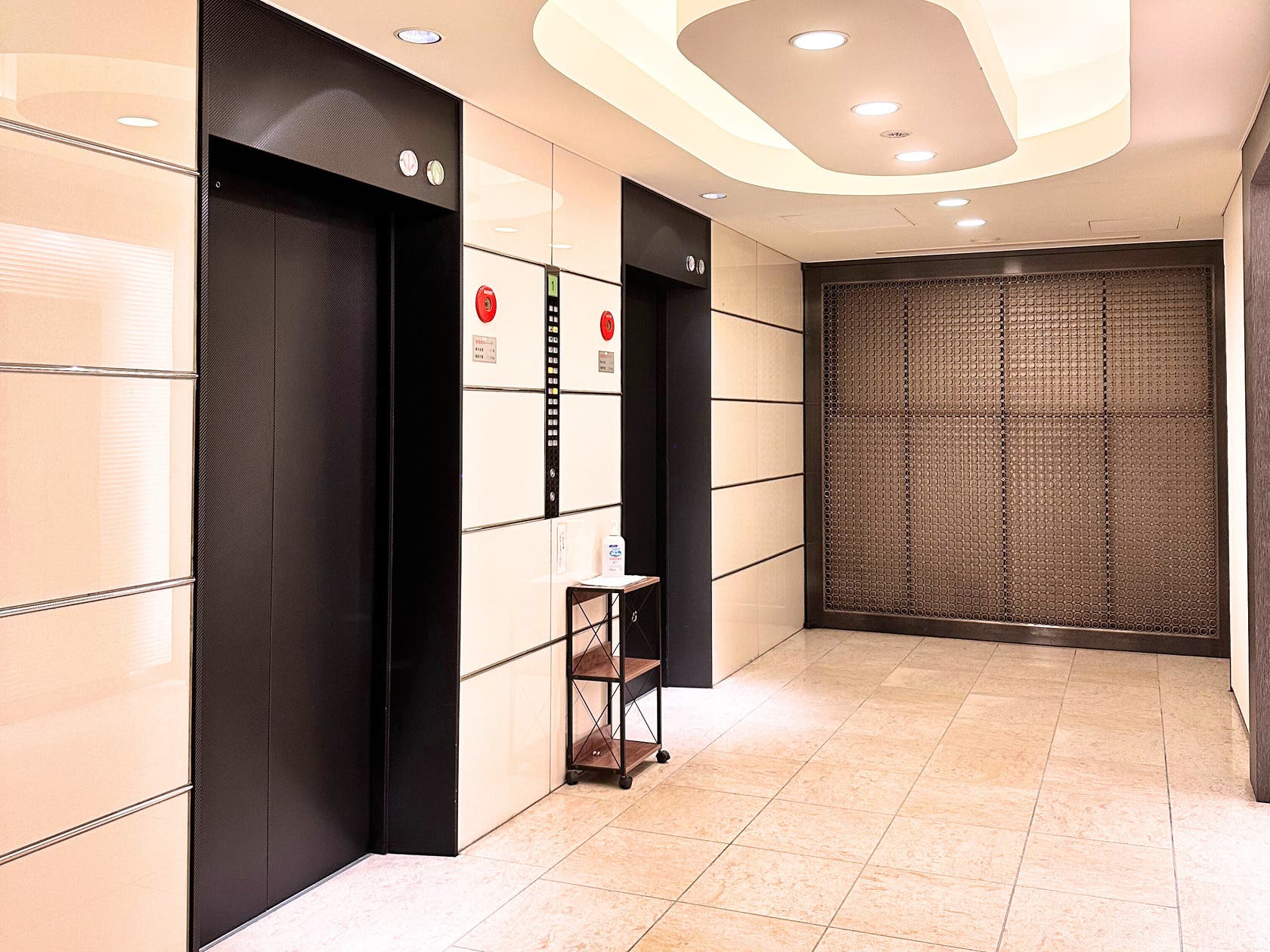 【仙台駅から徒歩4分】仙台あおば通店　5階ミーティングルーム【少人数の商談や面接に最適、カフェコーナー有】の写真4