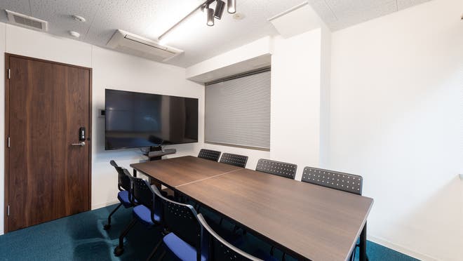 MEETING ROOM 2B【上野駅1分】💺おしゃれな会議室🌟65型モニター📺WEB会議🎤Wi-Fi有🛜 トイレ綺麗💕8名席の写真2