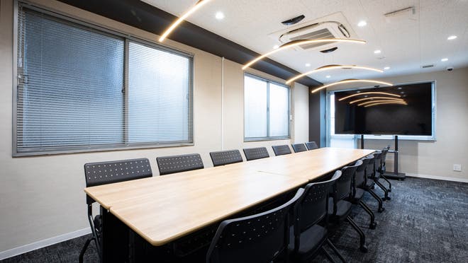 MEETING ROOM 4C【上野駅1分】💺おしゃれな会議室🌟85型モニター📺WEB会議🎤Wi-Fi有🛜 トイレ綺麗💕14名席の写真2