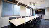 MEETING ROOM 4C【上野駅1分】14名着席💺85型モニター📺WEB会議🎤Wi-Fi有🛜 14名席の写真2