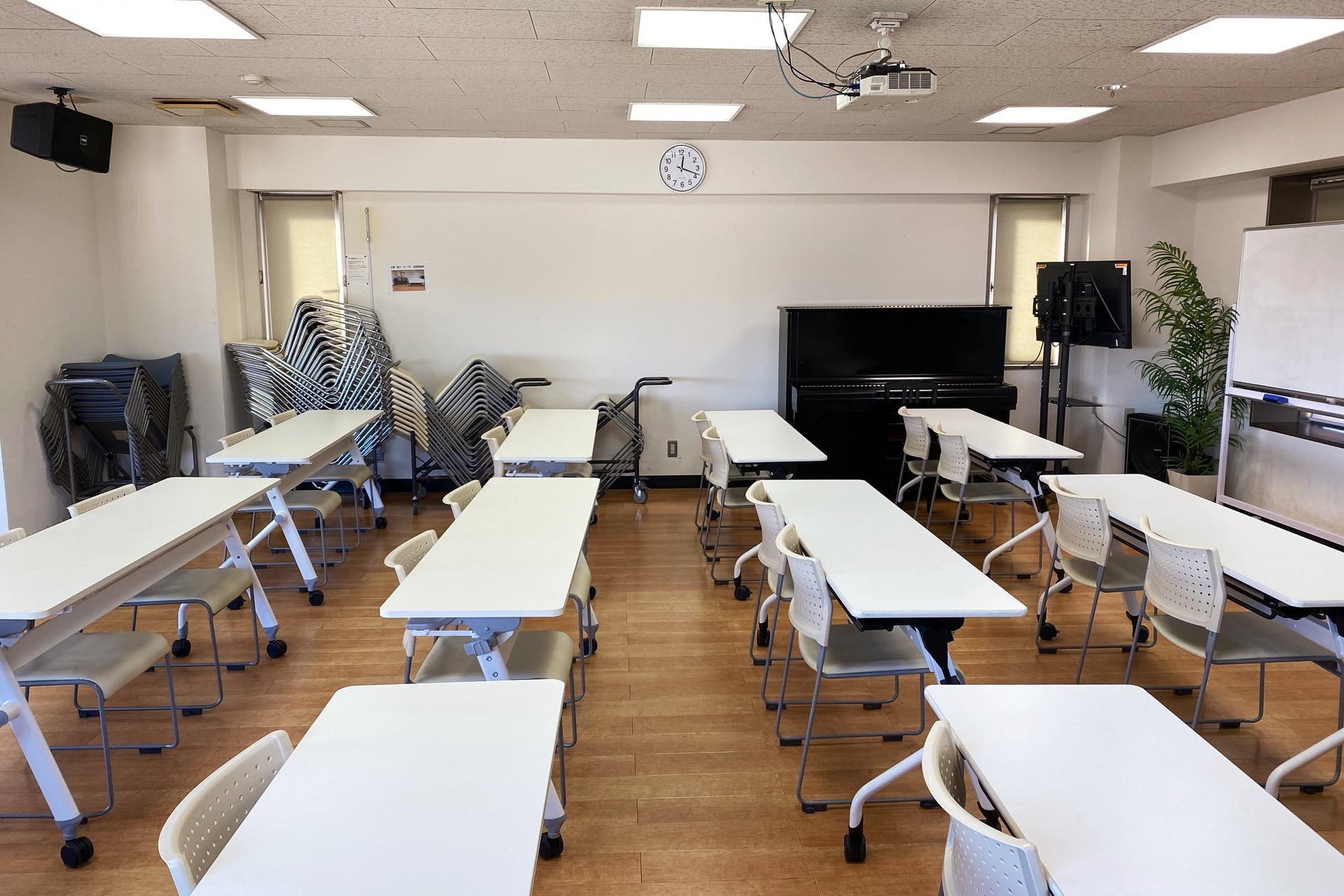 【国立駅徒歩５分】スペースコウヨウ6Fは セミナー形式の配置が可能！会議やセミナー、さらにはパーティーなどにも使えるの写真8