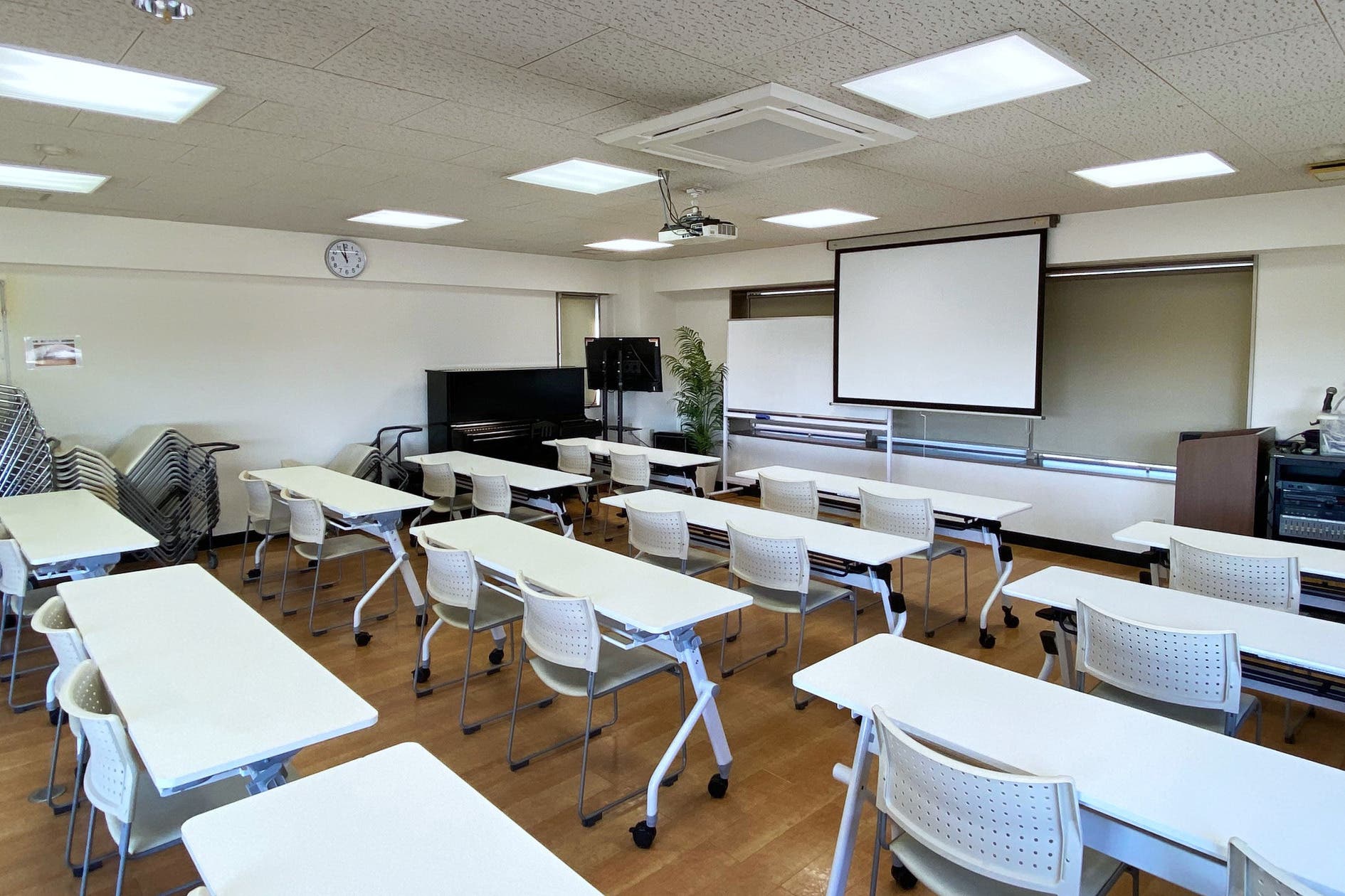 【国立駅徒歩５分】スペースコウヨウ6Fは セミナー形式の配置が可能！会議やセミナー、さらにはパーティーなどにも使えるの写真14