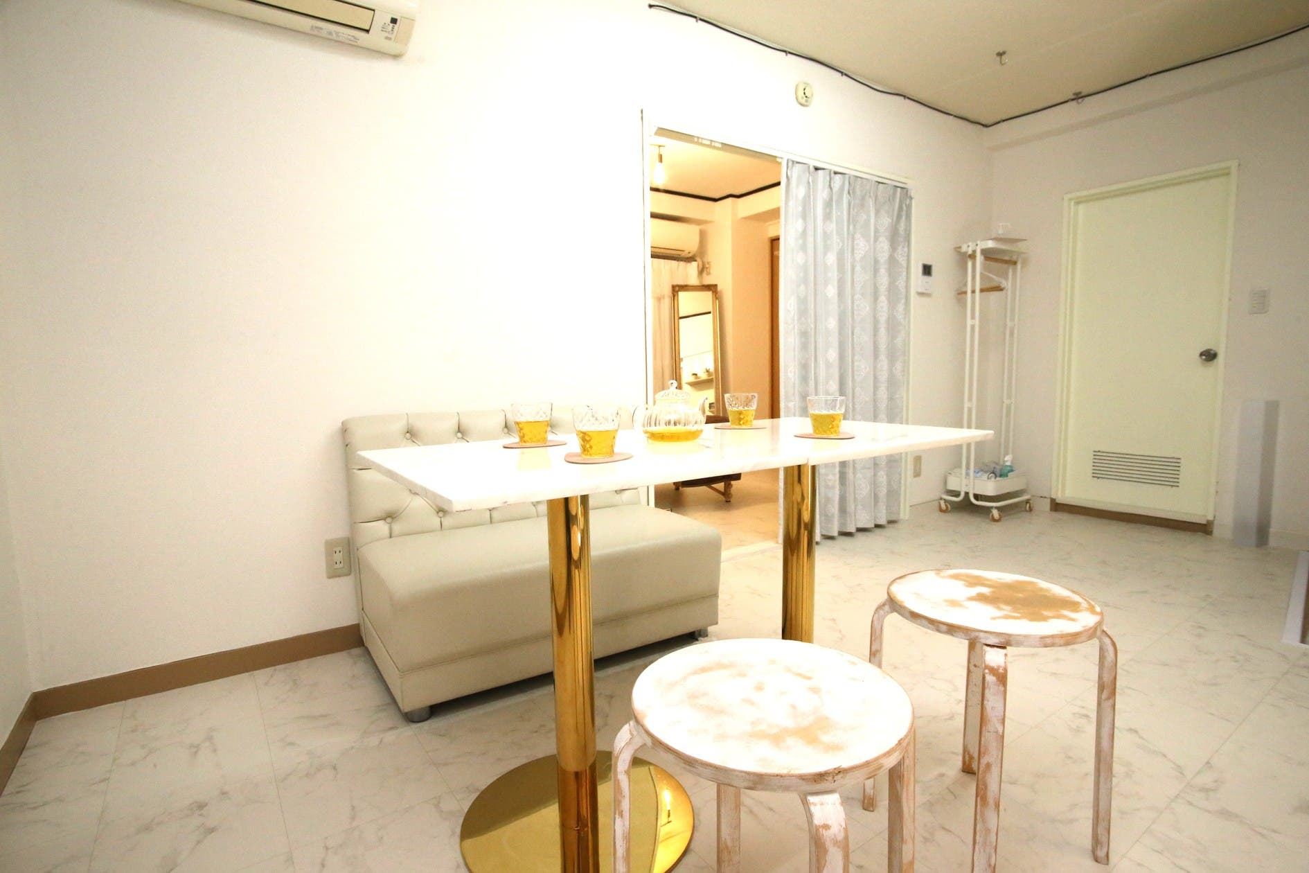 【赤羽駅5分】加湿器導入/電動昇降ベッド有孔/完全個室✨/とにかく広い！😊/待合室＋施術室完備！/Rainbowの写真8