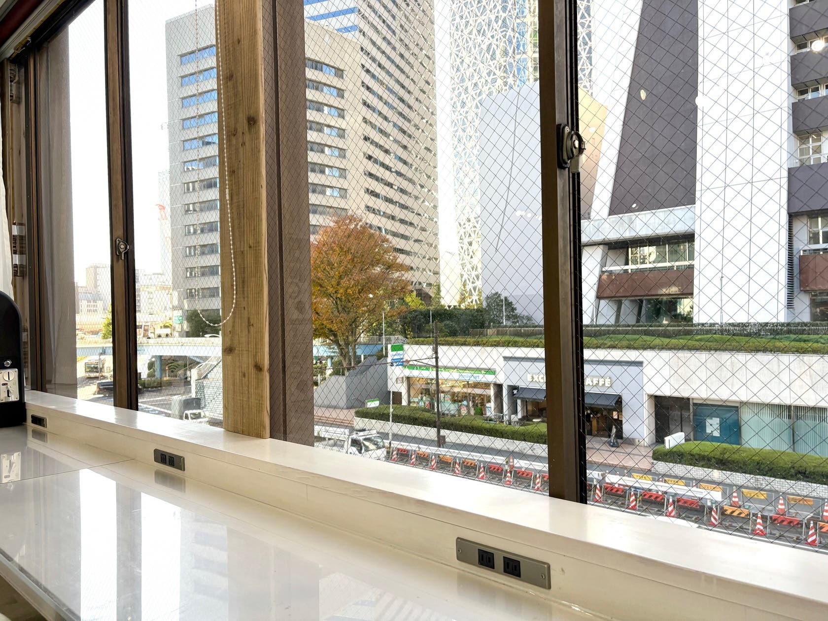 クリスマスOK🎄1号店 窓5m自然光◎｜新宿西口駅2分/JR新宿駅7分｜機材無料◎撮影スタジオ｜土足！エレベーター有｜90平米の写真14