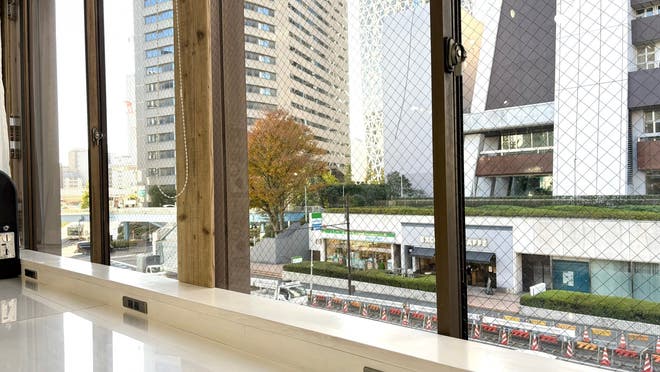 1号店 窓5m自然光◎|新宿西口駅2分/JR新宿駅7分|機材無料◎撮影スタジオ|土足可!エレベーター有|90平米の写真13