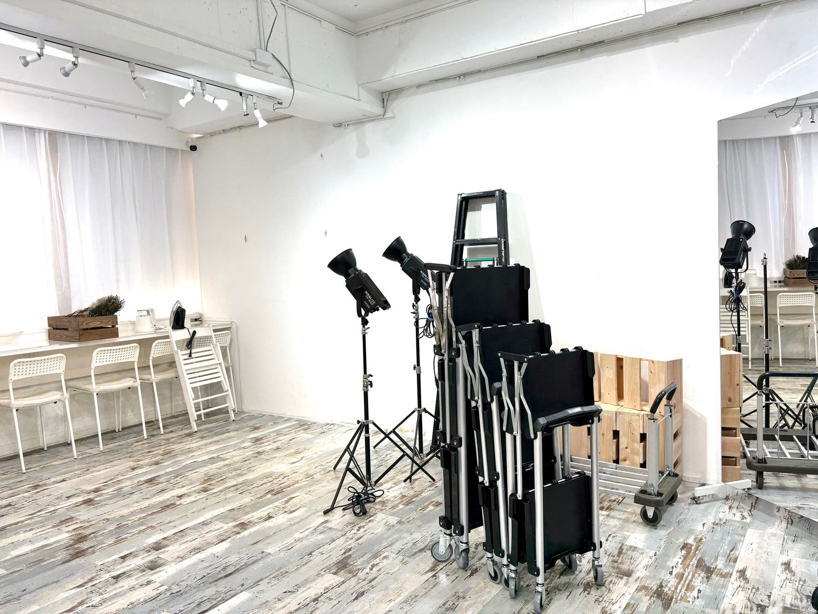 クリスマスOK🎄1号店 窓5m自然光◎｜新宿西口駅2分/JR新宿駅7分｜機材無料◎撮影スタジオ｜土足！エレベーター有｜90平米の写真19