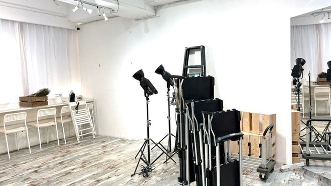 1号店 窓5m自然光◎|新宿西口駅2分/JR新宿駅7分|機材無料◎撮影スタジオ|土足可!エレベーター有|90平米の写真19
