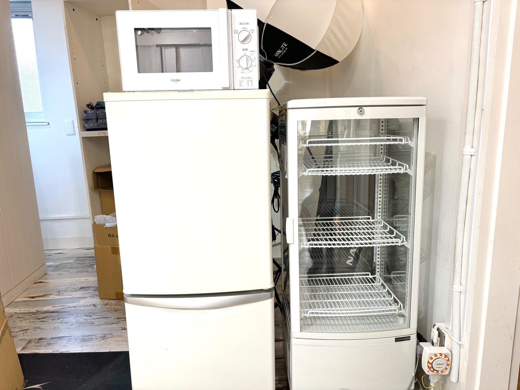 クリスマスOK🎄1号店 窓5m自然光◎｜新宿西口駅2分/JR新宿駅7分｜機材無料◎撮影スタジオ｜土足！エレベーター有｜90平米の写真22