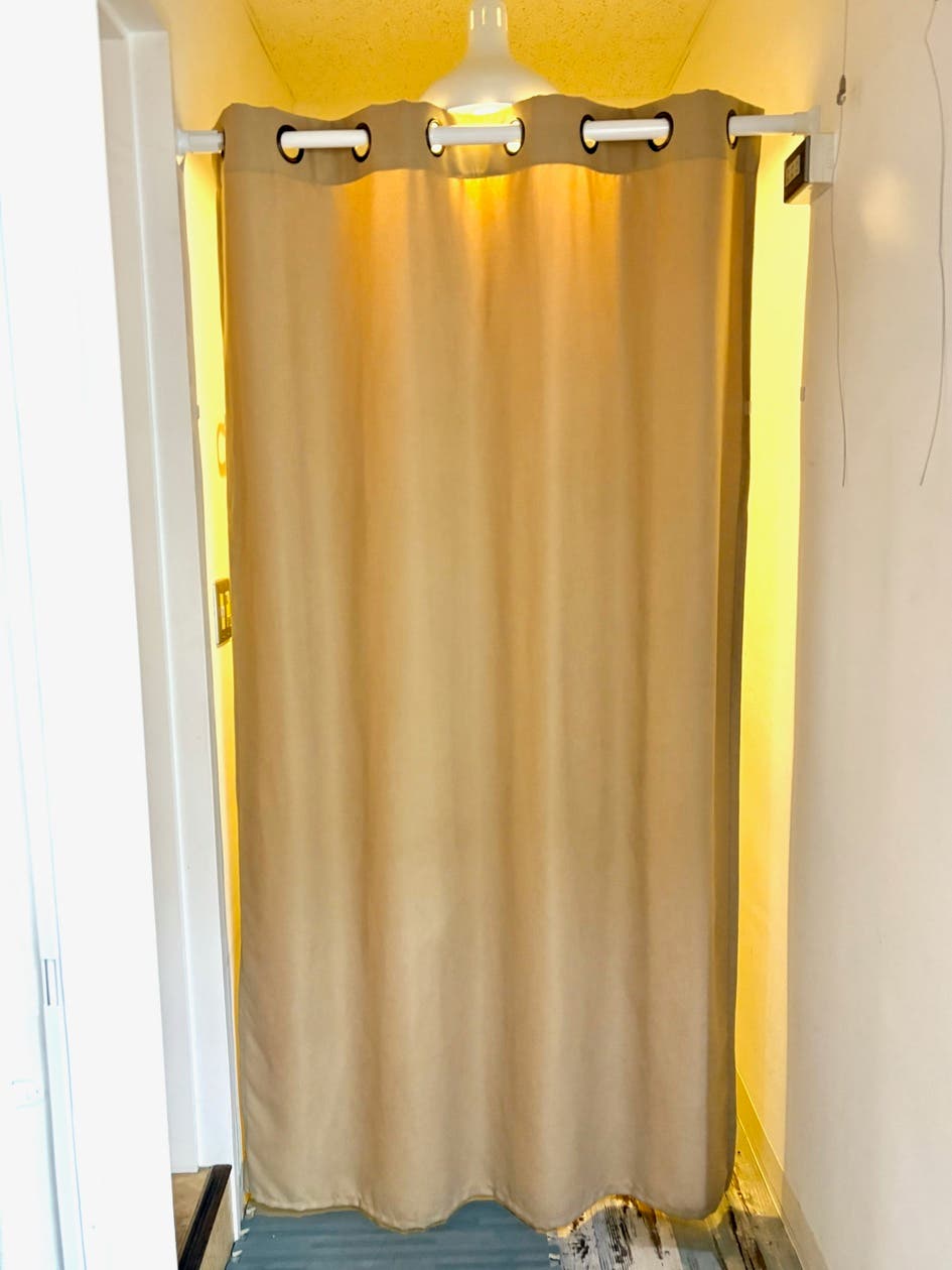 クリスマスOK🎄1号店 窓5m自然光◎｜新宿西口駅2分/JR新宿駅7分｜機材無料◎撮影スタジオ｜土足！エレベーター有｜90平米の写真20