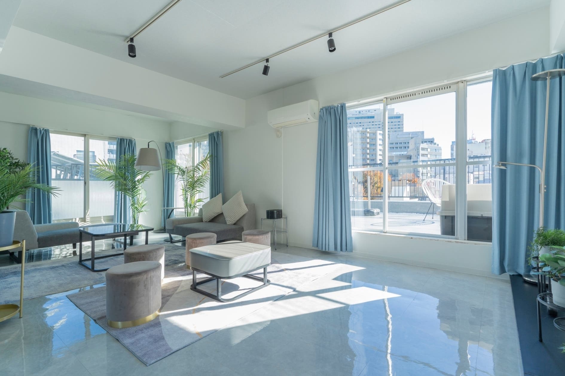 【池袋駅 徒歩5分】自然光×白背景｜リール撮影・YouTube撮影🎥ロケ・スタジオ撮影📸ポートレート、商品撮影🍃コスプレ◎の写真18