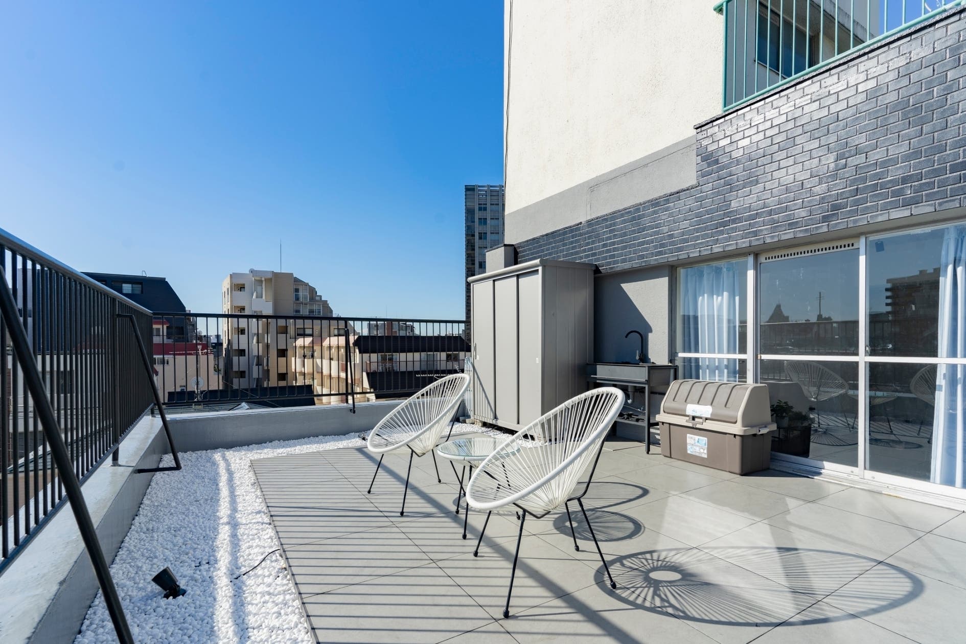 【池袋駅 徒歩5分】自然光×白背景｜リール撮影・YouTube撮影🎥ロケ・スタジオ撮影📸ポートレート、商品撮影🍃コスプレ◎の写真6