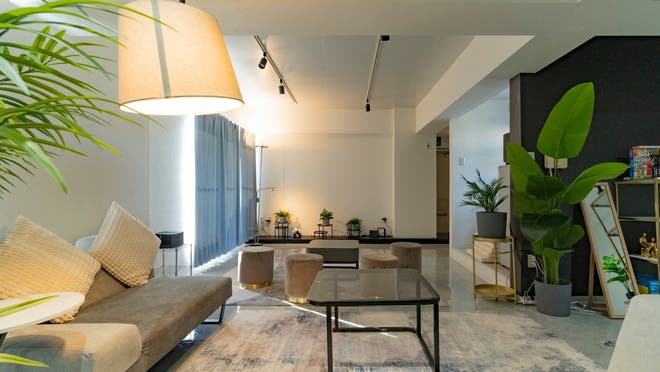 【池袋駅 徒歩5分】自然光×白背景|リール撮影・YouTube撮影🎥ロケ・スタジオ撮影📸ポートレート、商品撮影🍃コスプレ◎の写真16