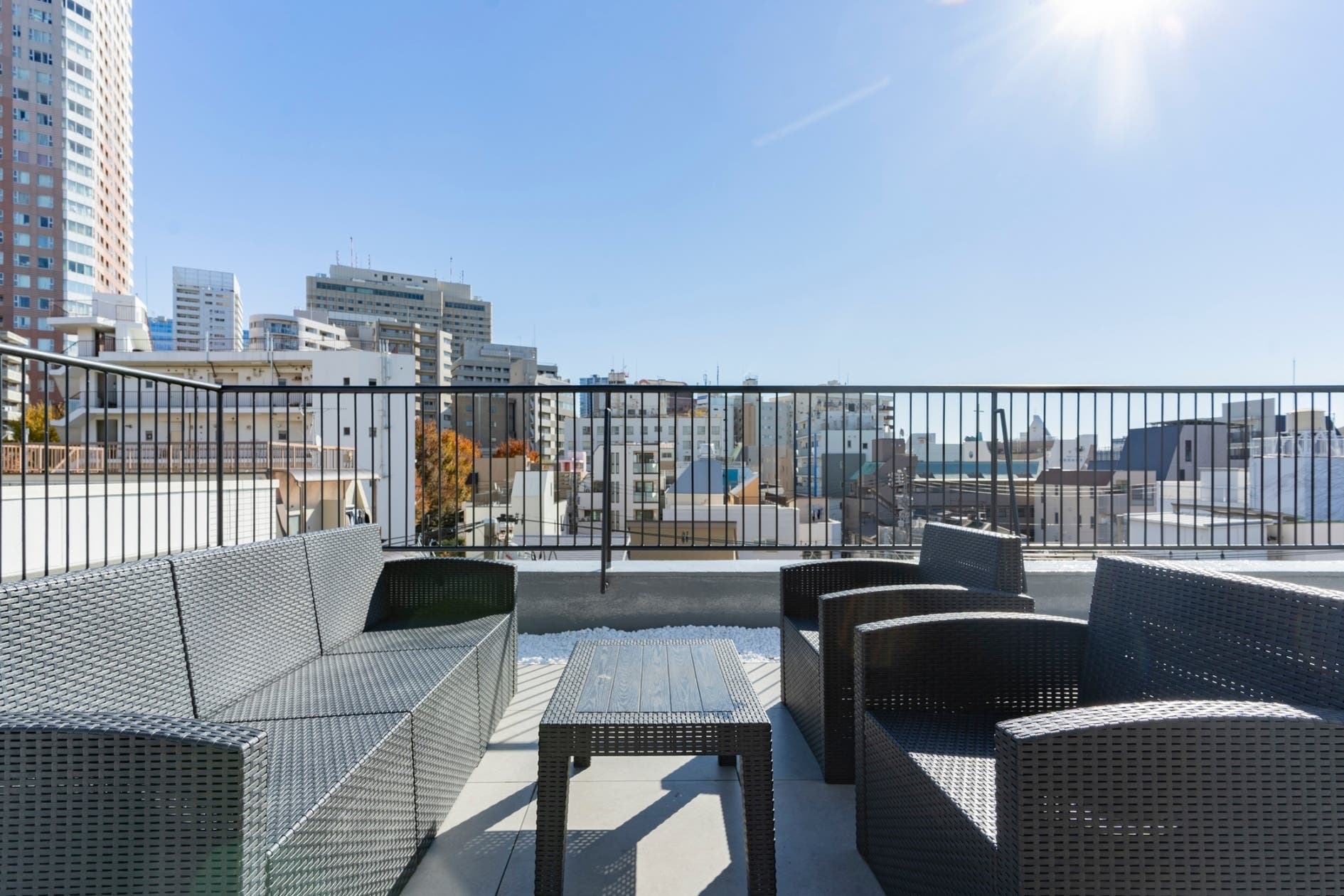 【池袋駅 徒歩5分】自然光×白背景｜リール撮影・YouTube撮影🎥ロケ・スタジオ撮影📸ポートレート、商品撮影🍃コスプレ◎の写真9