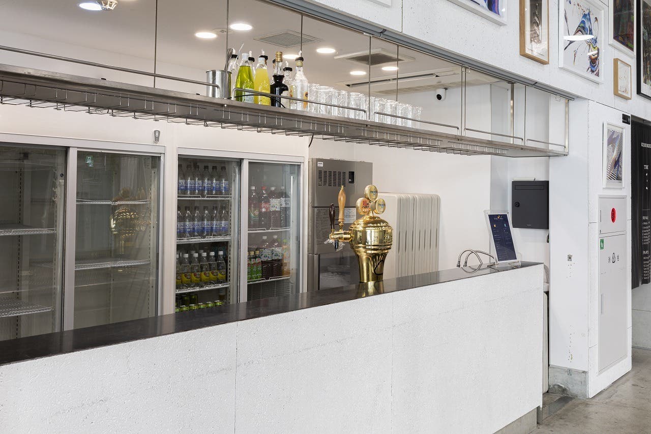 ～フォーマルな研修やセミナーから煌びやかな宴会まで、一気通貫で開催できる「駅前」＆「ハイブリッド」なイベントホール。の写真24