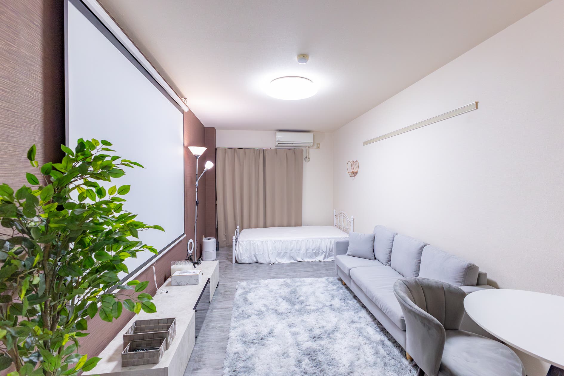 【オープン記念🉐今だけ🈹半額 🉐なんば駅目の前】🚶推し活🫶VOD見放題🎬誕生日会🍰大人気ルーム🎮の写真13