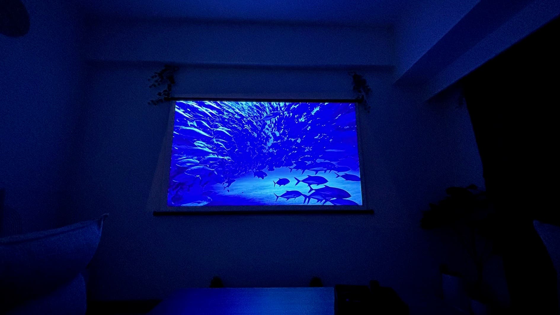 1時間から利用🉑新大阪駅スグ🚶‍♂️落ち着く「たたみ」のお部屋🌟80㌅大画面🎬高画質プロジェクター📸ドルビー音質♬の写真2