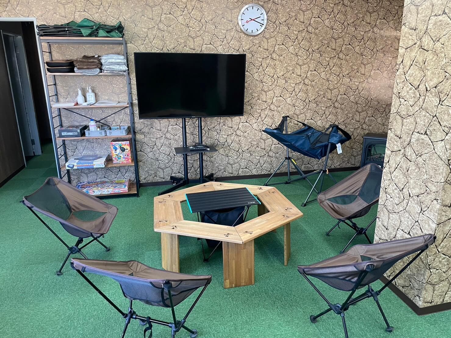 3周年記念37%OFF！11名個室が1時間999円！24時間営業！山梨県富士吉田市に所在し、都心から1時間30分とアクセス良好！の写真5