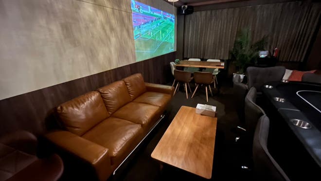 【FAMILYPOT 飯田橋店】駅徒歩5分 本格ポーカーテーブル、カラオケ、ダーツ、シーシャもあるパーティ向けバリ風スペースの写真5