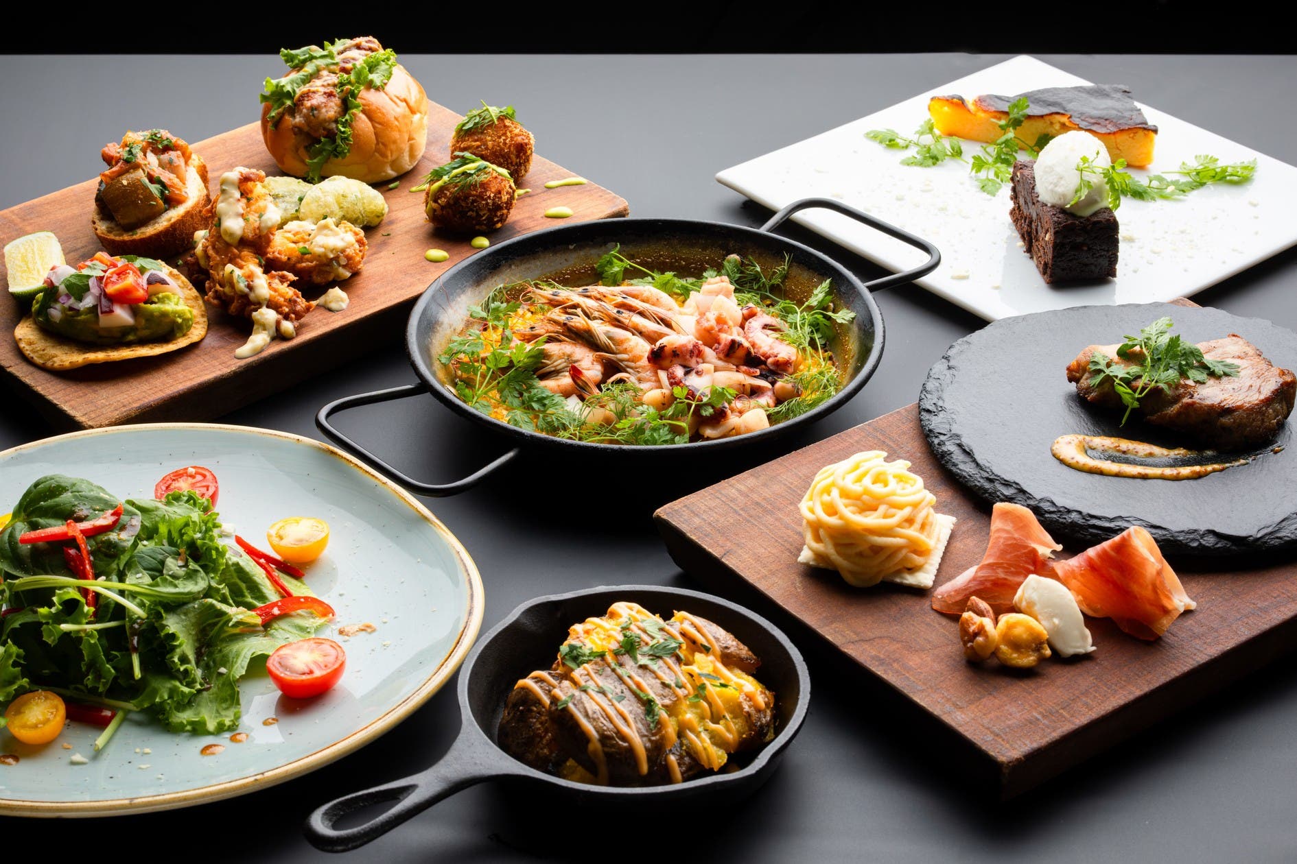 ～フォーマルな研修やセミナーから煌びやかな宴会まで、一気通貫で開催できる「駅前」＆「ハイブリッド」なイベントホール。の写真5