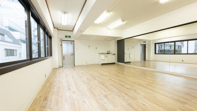 【新橋駅4分、内幸町駅1分】☆ジャンプOK☆ダンス・ヨガなどにおすすめ/1日1回スタッフ完全清掃のスタジオの写真4
