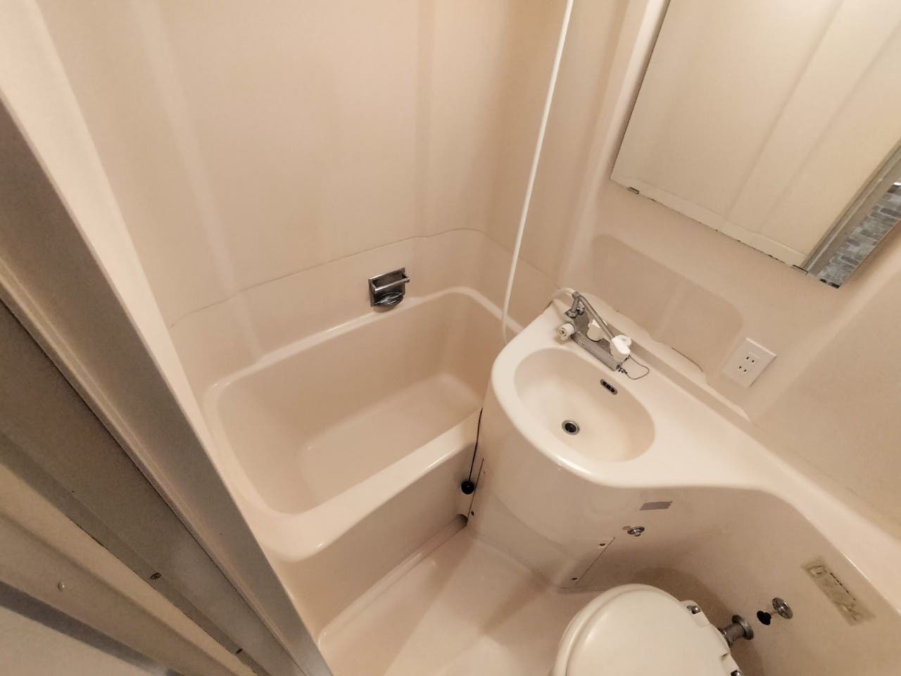 〈新大阪駅東口徒歩10秒｜最大9名｜24h利用可〉商談｜打ち合わせ｜女子会｜新幹線の待ち時間｜夜間早朝の休憩利用可｜当日予約歓迎の写真23