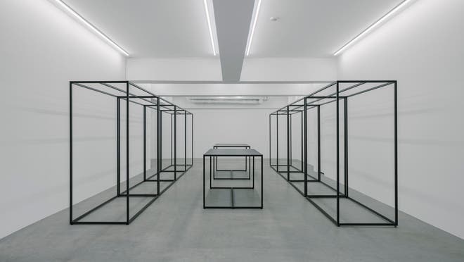 【明治神宮前/原宿駅5分】展示会やポップアップストアに最適な什器無料貸し出しの路面スペース、フォトスタジオやアート展示も利用可能の写真1