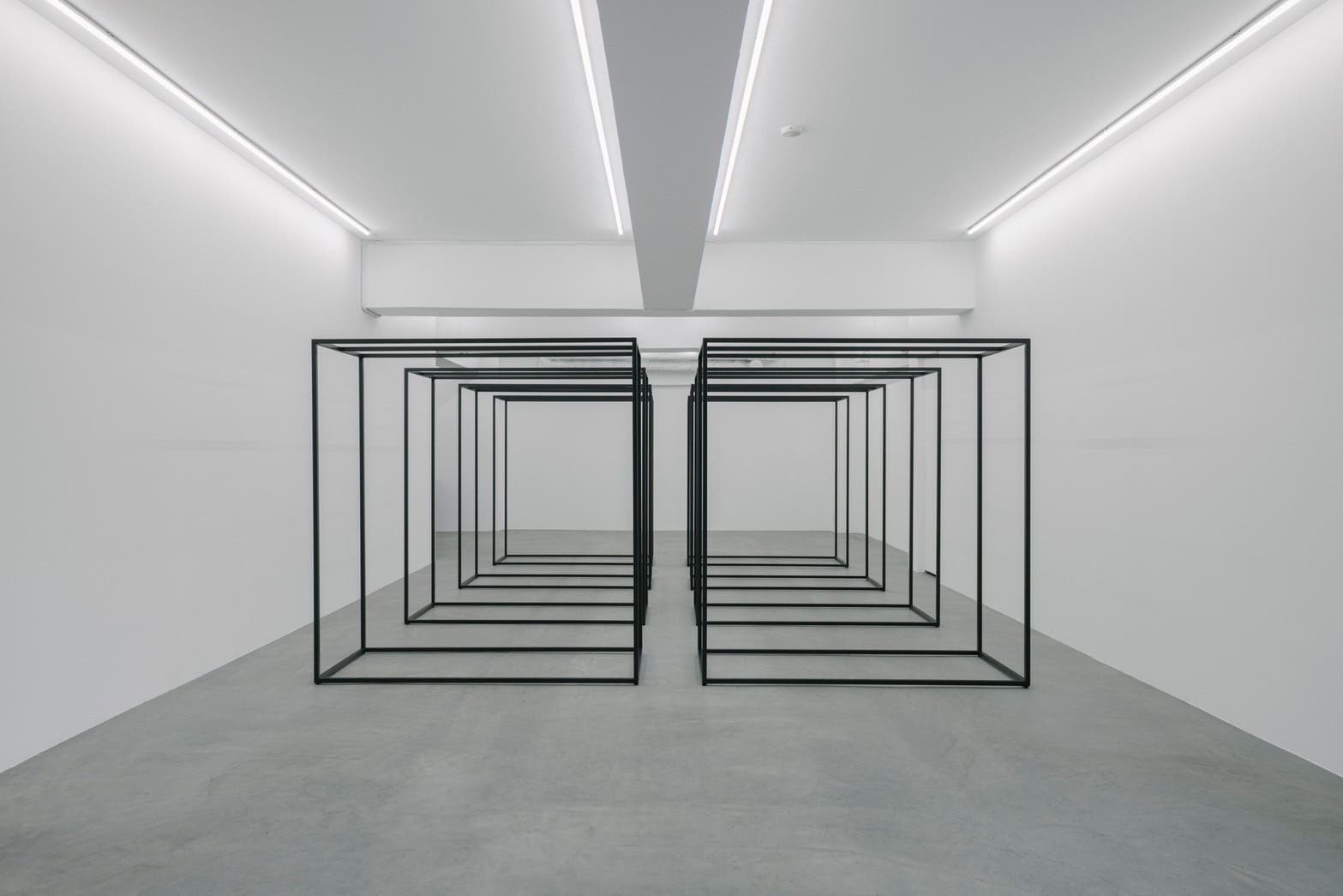 【明治神宮前/原宿駅5分】展示会やポップアップストアに最適な什器無料貸し出しの路面スペース、フォトスタジオやアート展示も利用可能の写真6