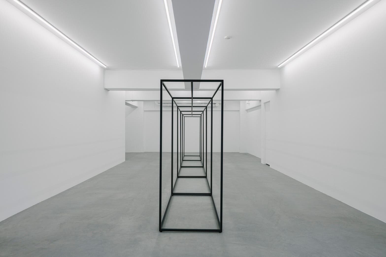 【明治神宮前/原宿駅5分】展示会やポップアップストアに最適な什器無料貸し出しの路面スペース、フォトスタジオやアート展示も利用可能の写真7