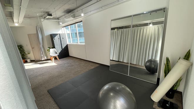 【田町駅5分!三田駅4分!】セミナーも可能なスタジオ/ジム/サロン(1部屋貸切)の写真2
