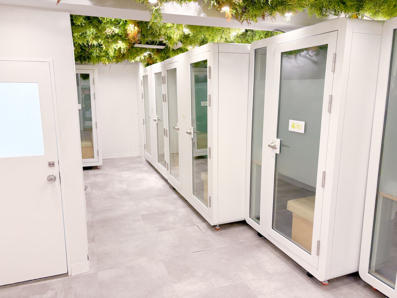 🌟資格など隙間時間の勉強に🌟【東京駅徒歩5分｜レンタル自習室｜9C】カウンター/無料Wi-Fi/電源の写真12