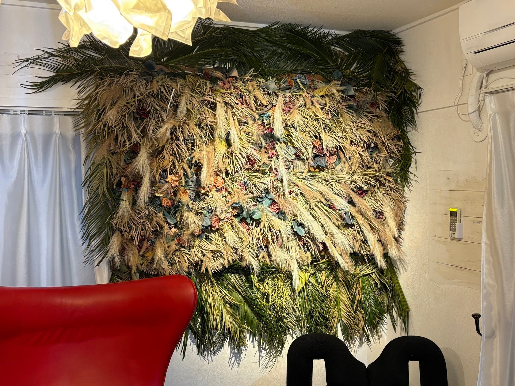 2号店 西新宿駅1分撮影スタジオ📷/機材無料📹/背景紙・モニターあり/真紅ベルベット/デザイナーズ家具🪑の写真27