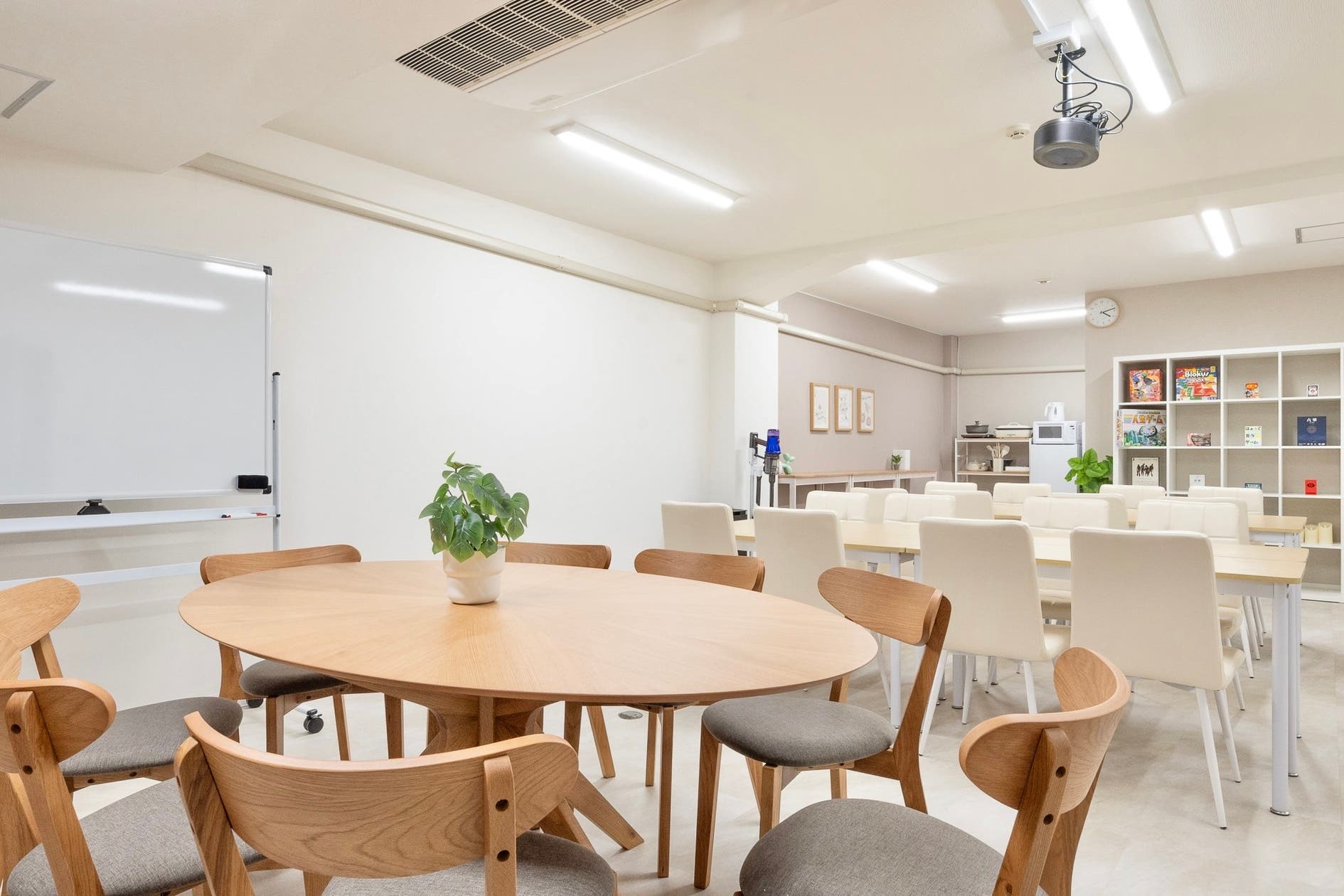 秋葉原駅3分岩本町駅1分🚃最大30名着席🎉30種類以上のボドゲ♪100㌅大型スクリーン🎬懇親会/イベント利用に🎤の写真27