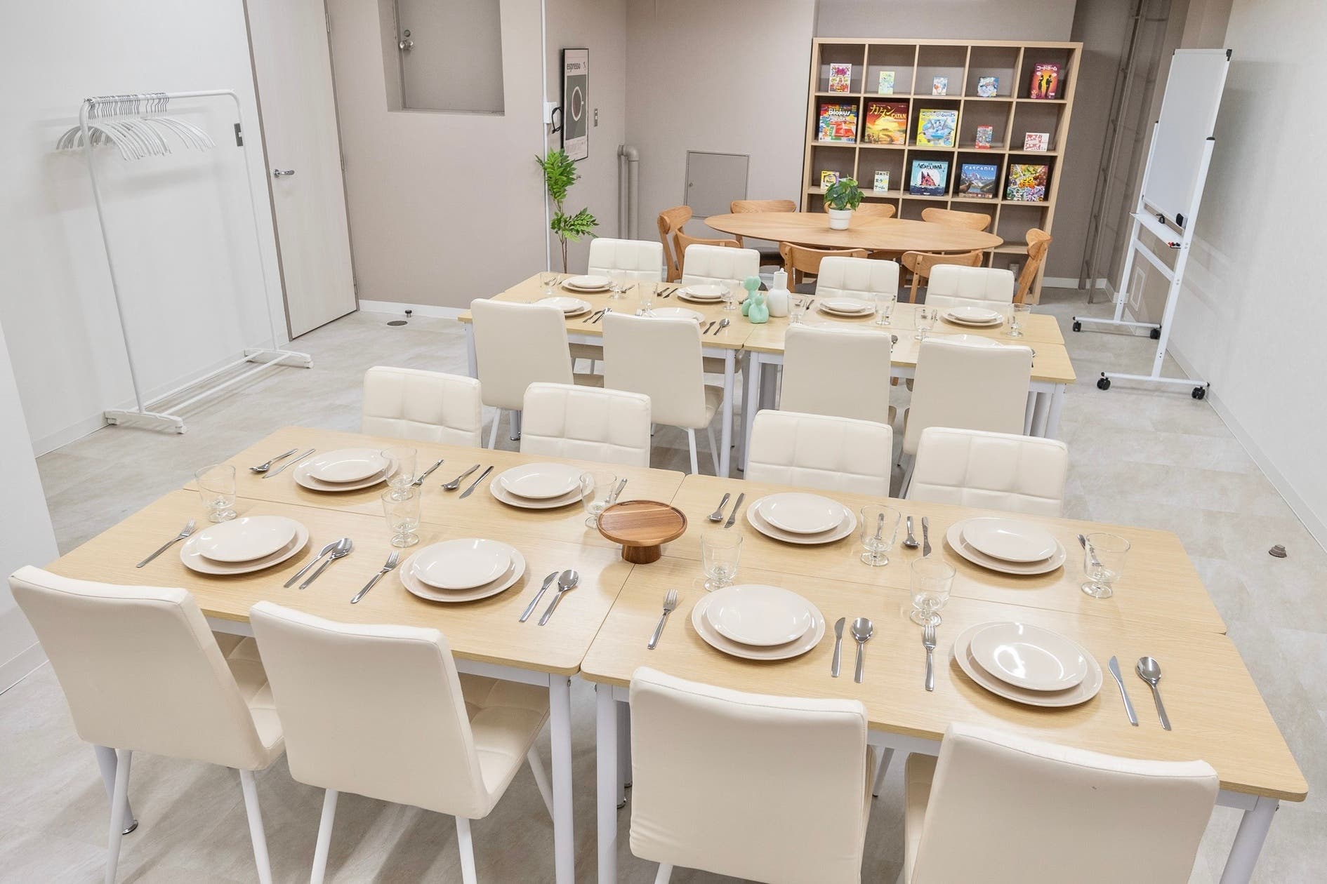 秋葉原駅3分岩本町駅1分🚃最大30名着席🎉30種類以上のボドゲ♪100㌅大型スクリーン🎬懇親会/イベント利用に🎤の写真30