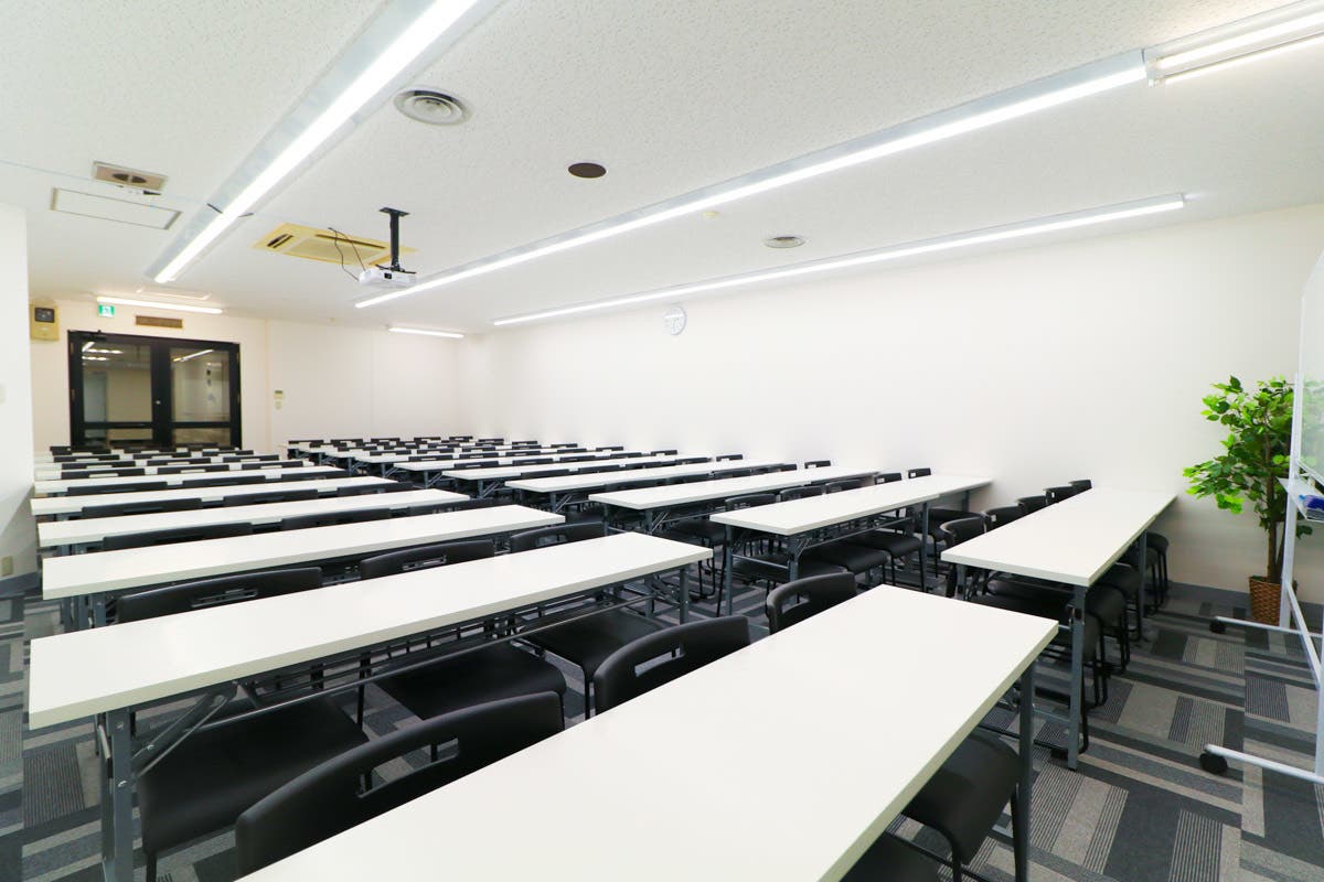 【梅田駅地下直結で最高の立地！大阪駅前第１ビル！80名】プロジェクター・WiFi全て無料！ふれあい貸し会議室 梅田No127の写真5