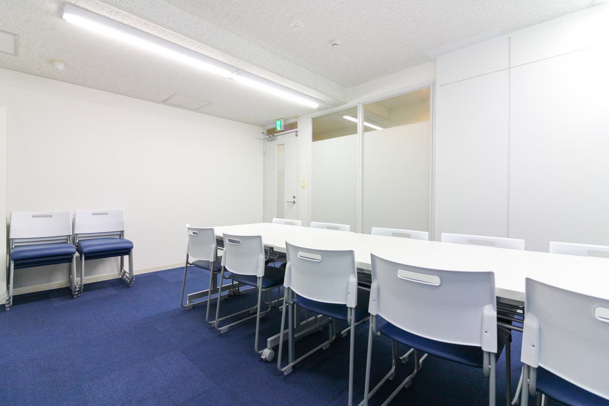 【天神駅出口徒歩2分！16名！】40インチ大型モニター・10Gbps光回線・WiFi全て無料！ふれあい貸し会議室 天神No131の写真9