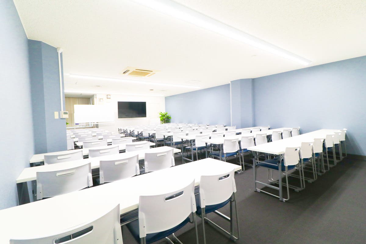 【梅田駅地下直結で最高の立地！大阪駅前第１ビル！80名】75型モニター・WiFi全て無料！ふれあい貸し会議室 梅田No128の写真3