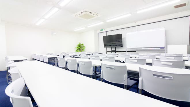 【天神駅出口徒歩2分!56名!】65インチ大型モニター・10Gbps光回線・WiFi全て無料!ふれあい貸し会議室 天神No130の写真3