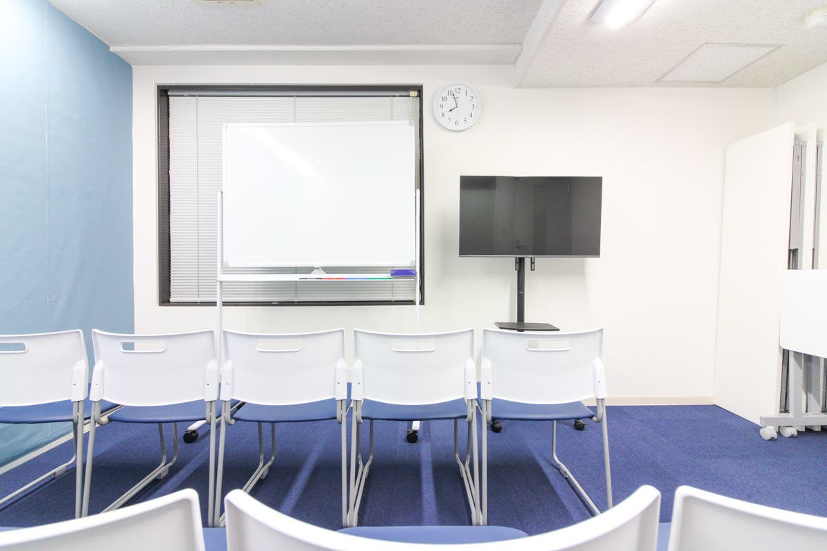 【天神駅出口徒歩2分！16名！】40インチ大型モニター・10Gbps光回線・WiFi全て無料！ふれあい貸し会議室 天神No131の写真12