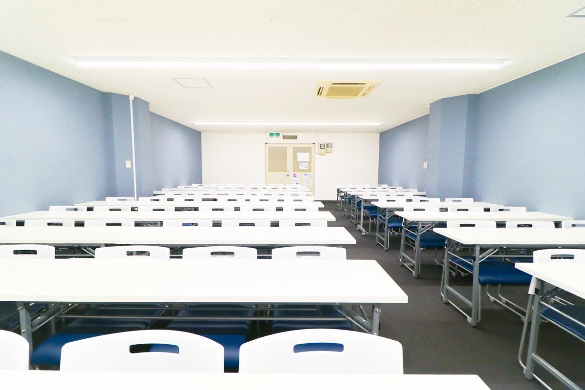 【梅田駅地下直結で最高の立地！大阪駅前第１ビル！80名】75型モニター・WiFi全て無料！ふれあい貸し会議室 梅田No128の写真6