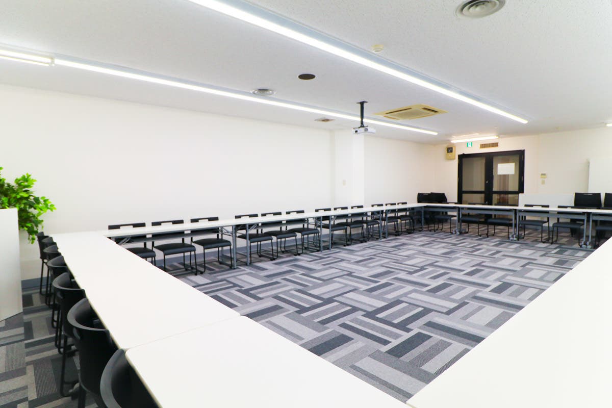 【梅田駅地下直結で最高の立地！大阪駅前第１ビル！80名】プロジェクター・WiFi全て無料！ふれあい貸し会議室 梅田No127の写真15