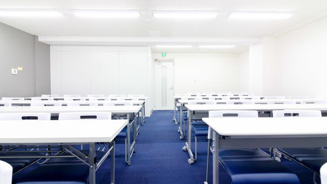 【天神駅出口徒歩2分!56名!】65インチ大型モニター・10Gbps光回線・WiFi全て無料!ふれあい貸し会議室 天神No130の写真5