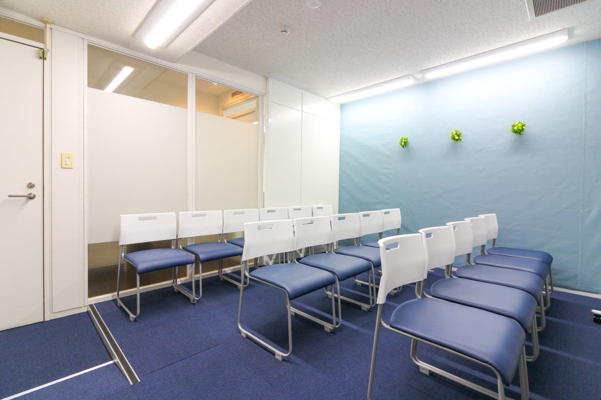 【天神駅出口徒歩2分！16名！】40インチ大型モニター・10Gbps光回線・WiFi全て無料！ふれあい貸し会議室 天神No131の写真14