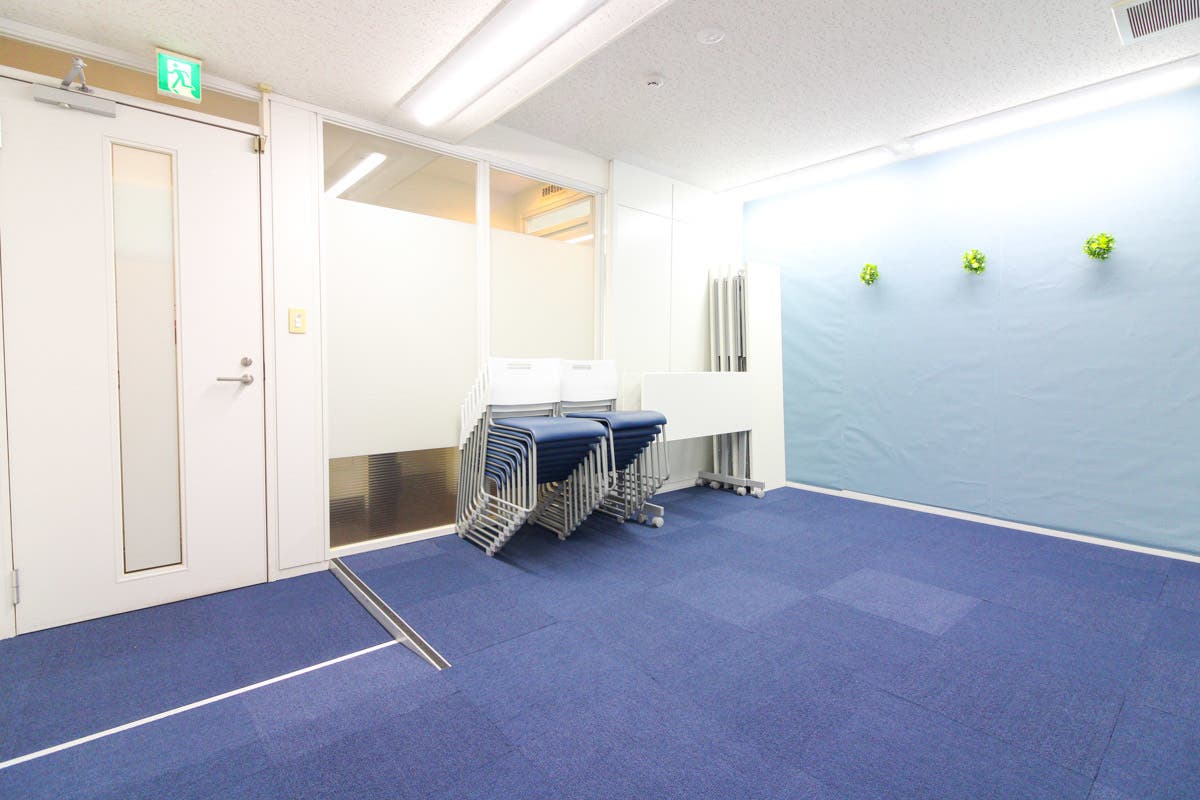 【天神駅出口徒歩2分！16名！】40インチ大型モニター・10Gbps光回線・WiFi全て無料！ふれあい貸し会議室 天神No131の写真15