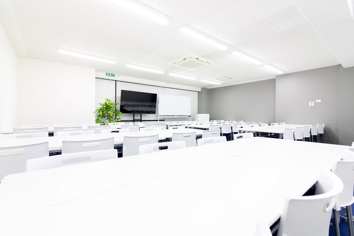 【天神駅出口徒歩2分！56名！】65インチ大型モニター・10Gbps光回線・WiFi全て無料！ふれあい貸し会議室 天神No130の写真7