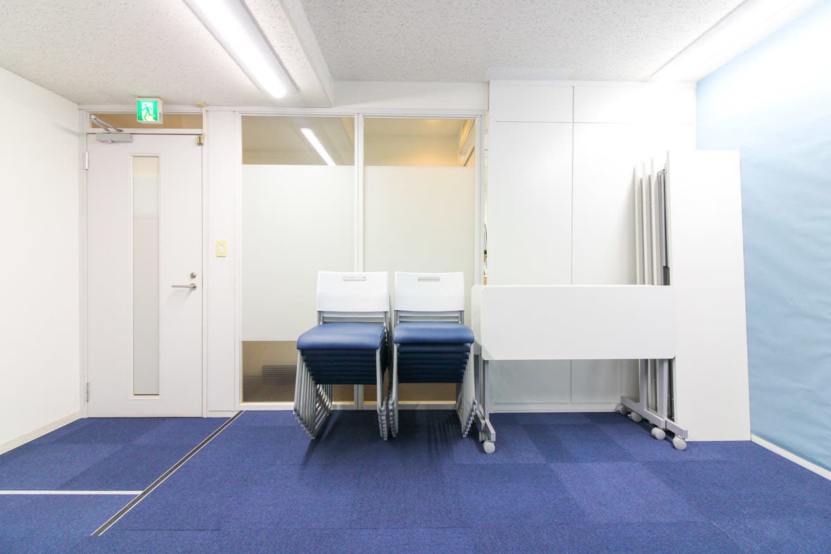 【天神駅出口徒歩2分！16名！】40インチ大型モニター・10Gbps光回線・WiFi全て無料！ふれあい貸し会議室 天神No131の写真16