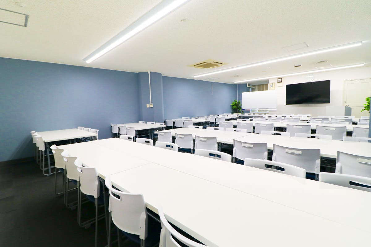 【梅田駅地下直結で最高の立地！大阪駅前第１ビル！80名】75型モニター・WiFi全て無料！ふれあい貸し会議室 梅田No128の写真9