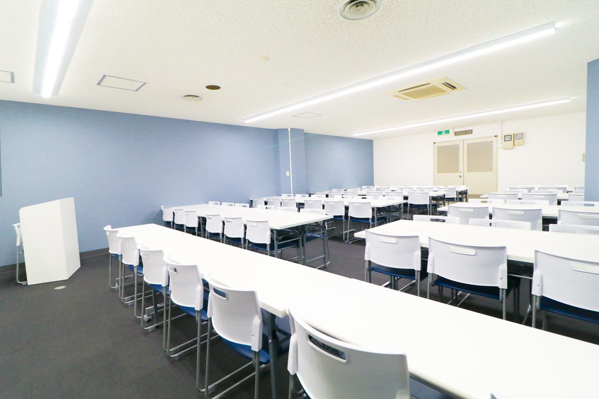 【梅田駅地下直結で最高の立地！大阪駅前第１ビル！80名】75型モニター・WiFi全て無料！ふれあい貸し会議室 梅田No128の写真10